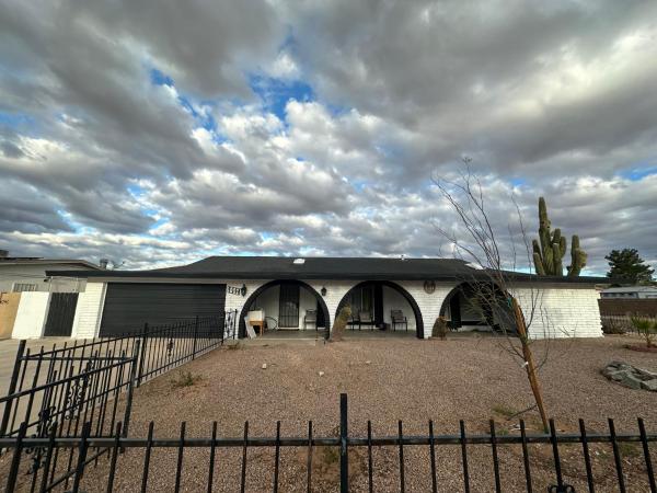 Sleek & Spacious Central Oasis - Casa Grande, AZ
