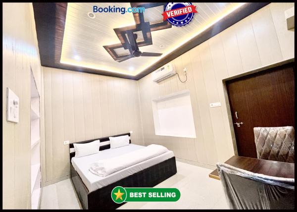 Hotel Dev Villa Stay Near Kashi Vishwanath Temple - Fully Air Conditioned Premium Rooms - Lift And Free Wifi Facilities - Best Hotel In Varanasi - Varanasi
