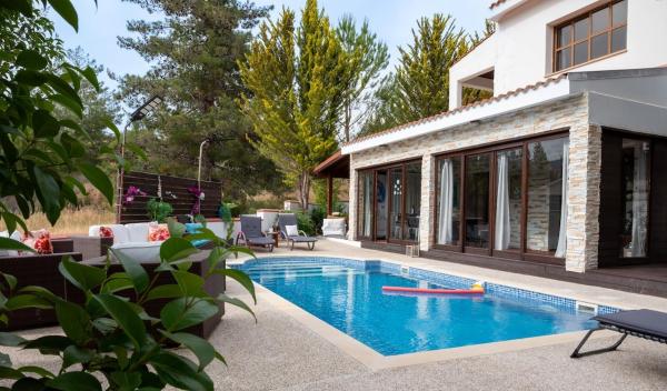 Villa Althea, Pool, Mountain Views, Bbq ,Patio In Laneia - Limassol