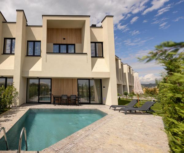 Id-real Villa - Albania