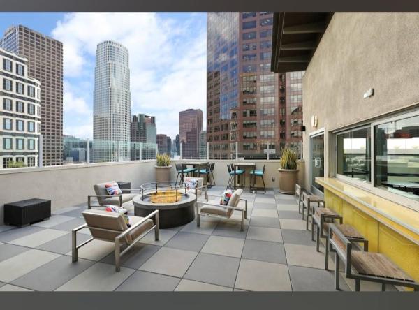 Cozy 2br Apt In Downtown La With Pool & Hot Tub - Los Angeles, CA