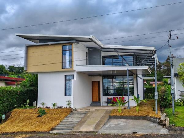 Casa Grande Pura Vida - La Fortuna