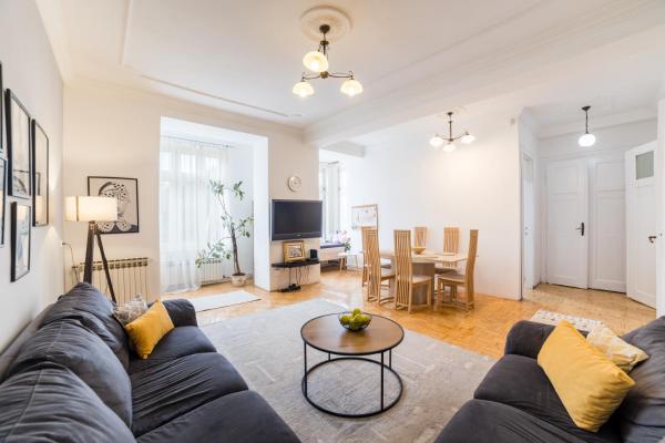 Urban Santiq City Center 3-bedroom Apartment With Balcony - Sarajevo