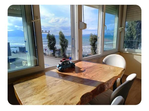 Kusadasi Beachfront Flat - Kuşadası