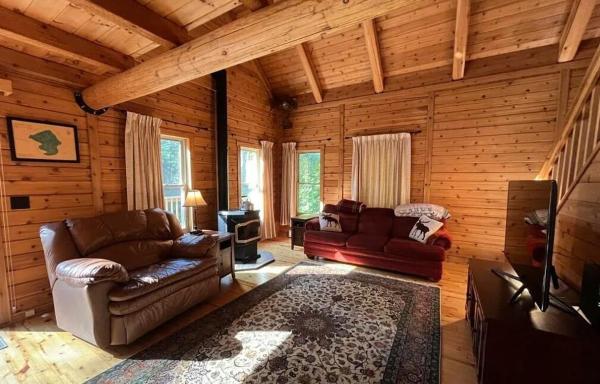 Up Badger Den - Peninsula, MI