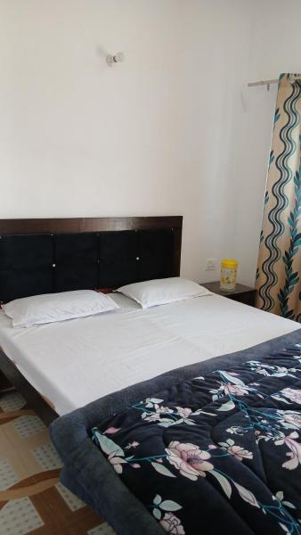 Rudraksh Home Stay And Restaurant - ウッタランチャル