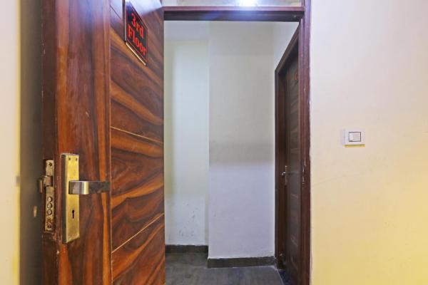 Swastik Residency Laxmi Nagar By Twamev - 가지아바드