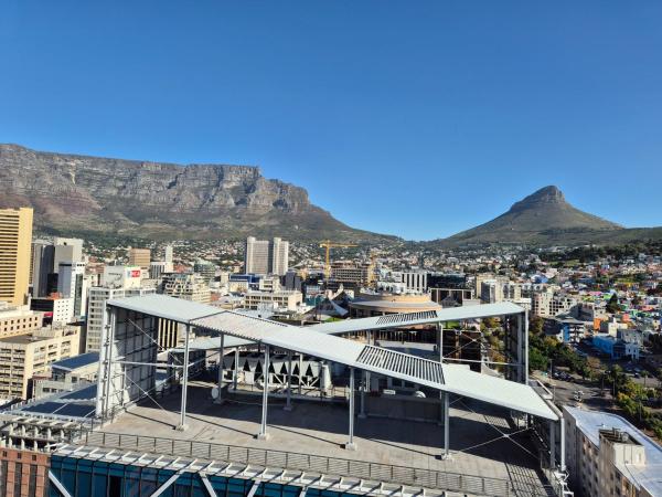 Luxurious 1 Bedroom Apartment - Camps Bay