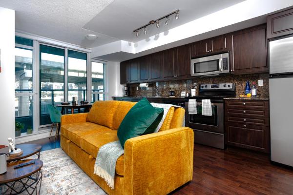 Downtown Cozy 1br Condo- Steps From Lake & King Street - Toronto