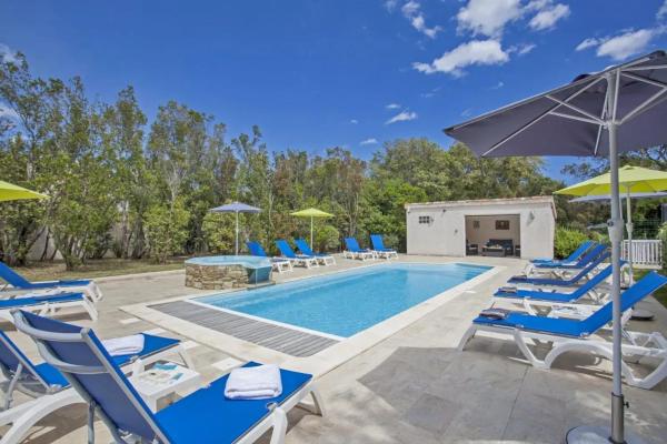 Maison Familiale Avec Piscine à Pietracorbara - Capo Corso