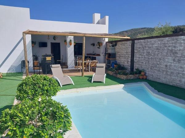 Chalet Rural A Las Afueras De Montellano - Puerto Serrano