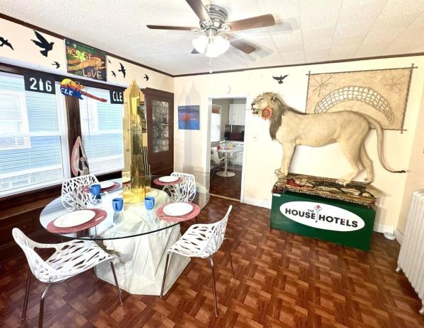 Sleep With A Lion!! 6 Bedroom House, Near Downtown, Ohio City Tremont! - Cleveland, OH