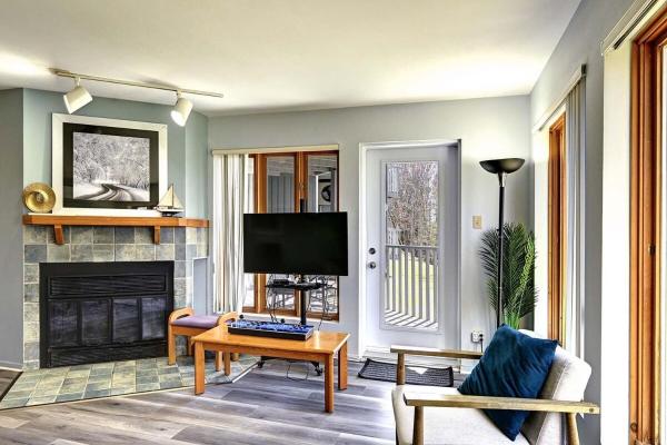 Modern Stay In Mont-tremblant With Free Parking & Free Wifi Access - モントランブラン