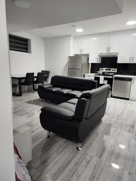 Spacious 2 Bedroom Suite In Edmonton, Canada - Edmonton