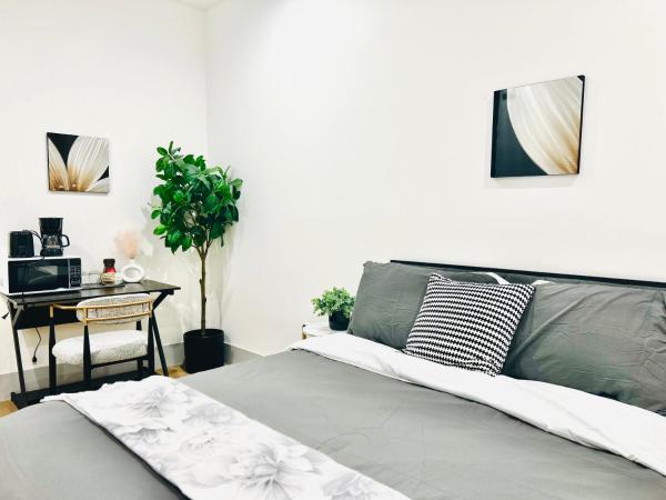 Modern Cozy Stay Desk Fridge Microwave - Topanga, CA