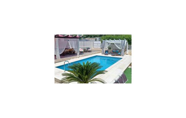 Beautiful Home In Mravince - Podstrana