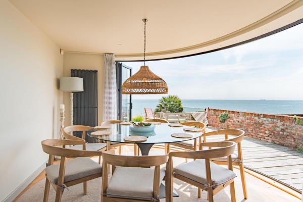 The Beach House At Sandgate By Bloom Stays - Folkestone