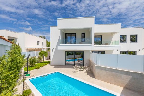 Villa Aurelia 3 With Pool - Cres