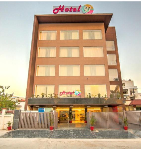 Hotel 91 Huda Premier - Gurugram