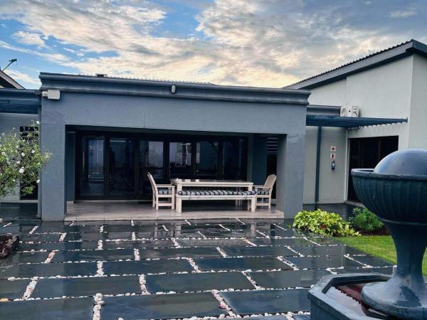 Pula Nala Lodge Bed & Breakfast - Rustenburg