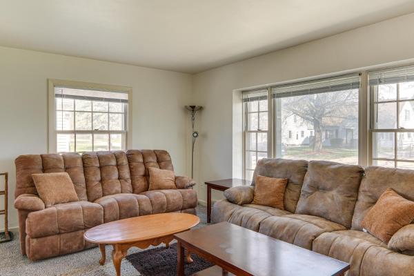 Family Home By Theme Park And Waterloo Arts District - Waterloo, IA