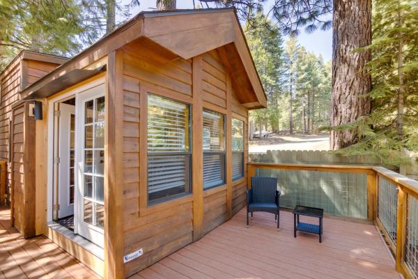 Near Lake Almanor And Golf Cozy Cabin! - Lake Almanor, CA