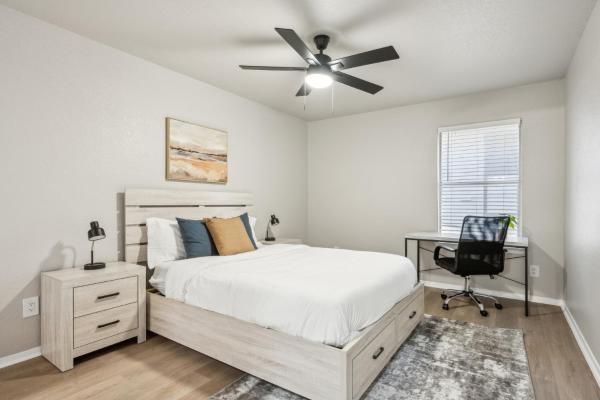 The Chandler 421 I Spacious 1 Bed 1 Bath - Grand Prairie, TX