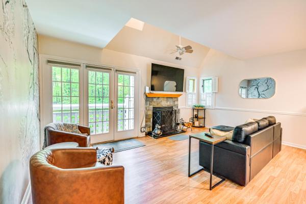 1 Mi To Mohegan Sun Studio With Pool Access - Norwich, CT