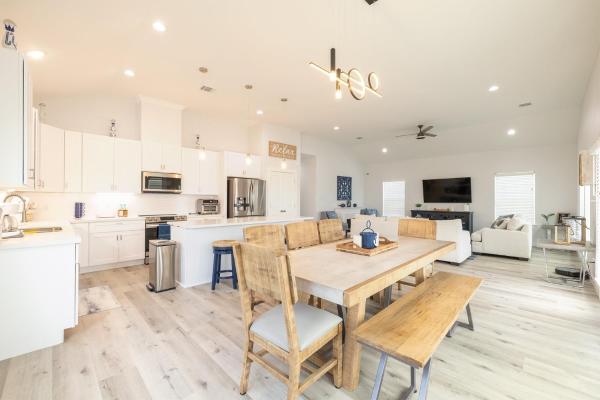 Get Ready To Soak Up The Sun At Villa Caman - Galveston, TX