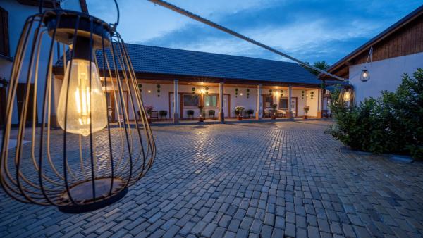 Airport Károly Centrál - Budapest