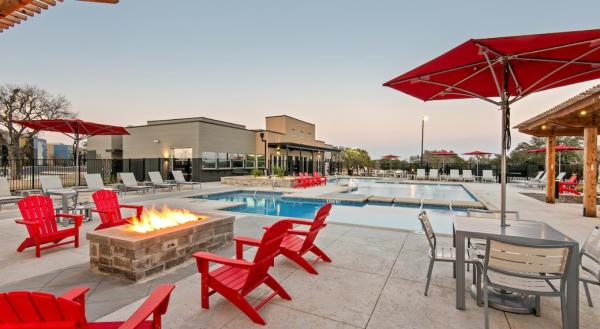 Resort Style - Minutes From Hospital - Pool, Gym, Free Wi-fi - United States