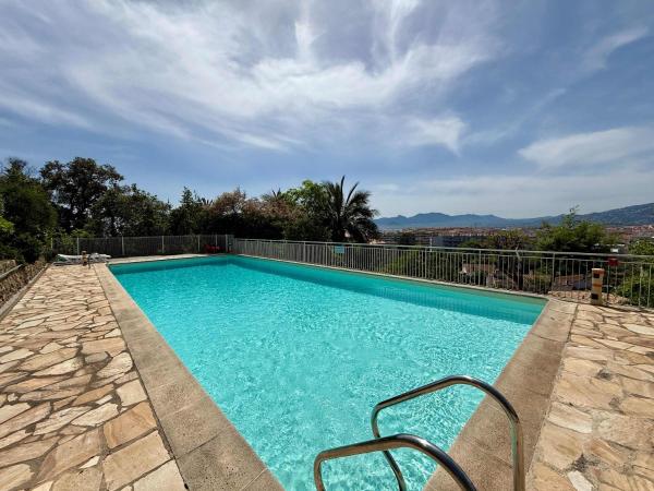 B084-confort Et Serenite Piscine Et Stationnement - Cannes