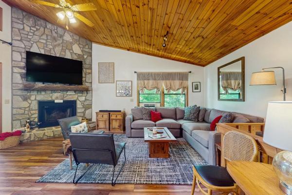 Bazil Bear's Cabin - Maggie Valley, NC