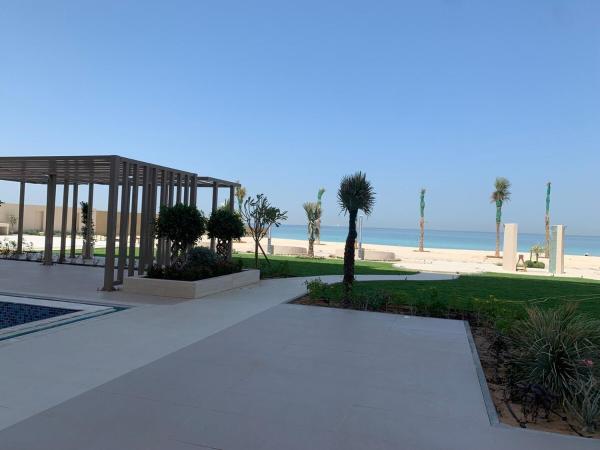 Luxe Private Beach Apartment Residence - Sharjah