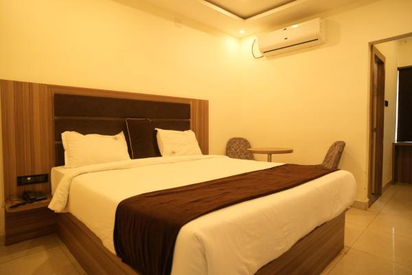 11 Leaf Hotel - Bhubaneswar