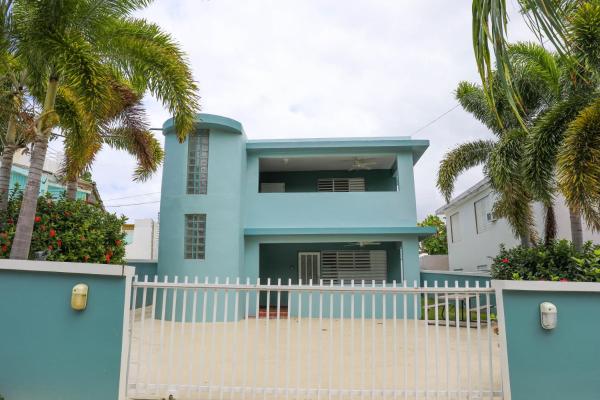 Villa Sessions 2 - 3-bedroom, 1-bathroom Apartment At Shacks Beach - Beach Access Footsteps Away - Isabela