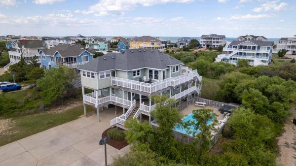 Third Row Whalehead Home With Pool And Spa Sleeps 22 - Corolla, NC