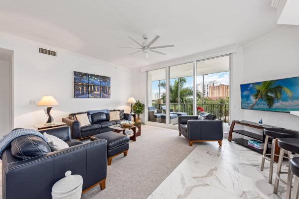 Your Perfect Home Away From Home In Beautiful Naples Florida - Land O' Lakes, FL