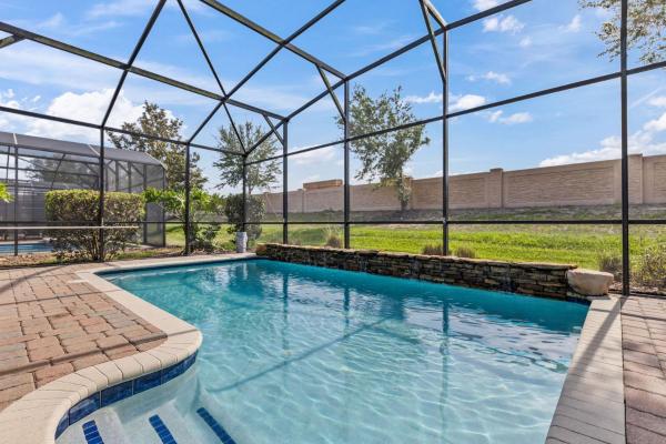 Immaculate Family Home - 7 Bed - With An Amazing Waterfall Pool - United States
