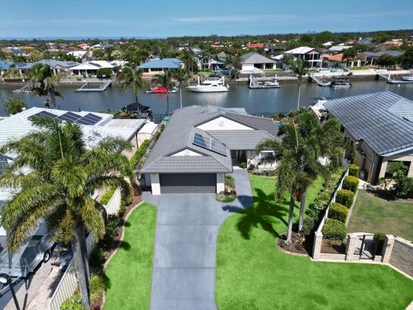 Topsail Tides Absolute Canal Waterfront Banksia Beach - Caboolture