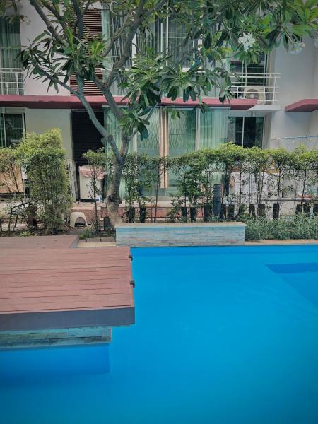 Condo In Bangkok With Pool And Garden - Bang Kapi District