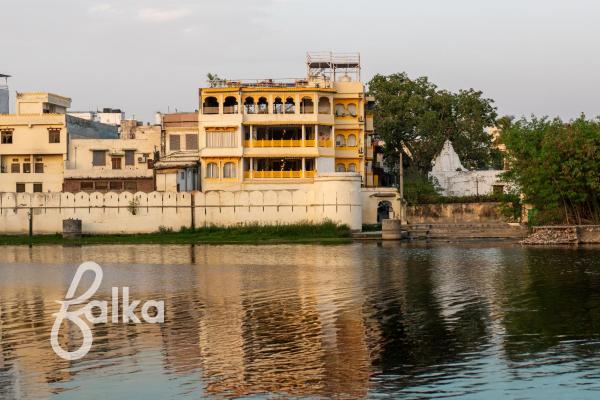Jaydurg Asra Lake Heritage Hotel With Rooftop And Swimming Pool - Gujarat