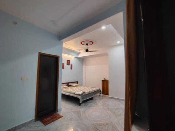Kashi Guest House And Home Stay - 리시케시