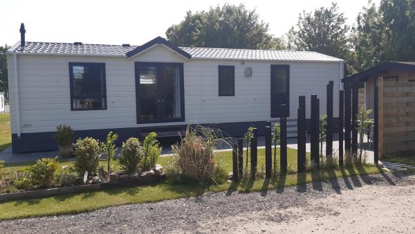Chalet Workum Aan Het Ijsselmeer - Workum
