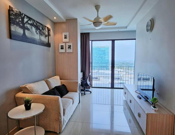 Minimalist Trefoil Studio Setia Alam Linked Bridge To Sccc And Scm For 2-4 Pax - Setia Alam