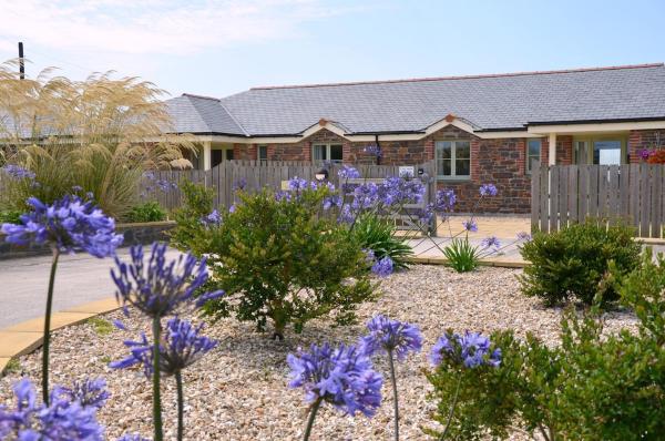 Elm Cottage Delightful 2 Bed Accessible Holiday Cottage - Caerhays Castle