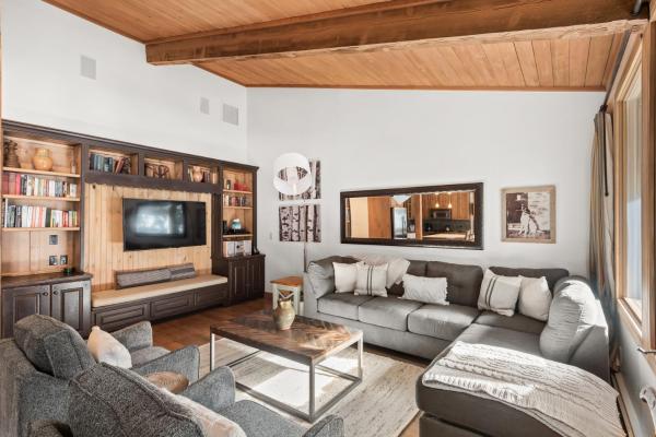 Aspen Alps Apartment #116 - Aspen, CO