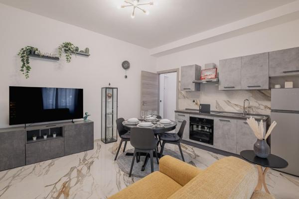 Petit House Roma - Marino