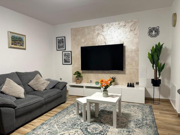 Marina Spacious Family Apartment - Kraljevica