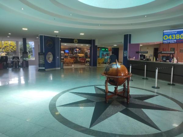 Flat 2 Qtos Golden Dolphin Roberto Imoveis - Caldas Novas